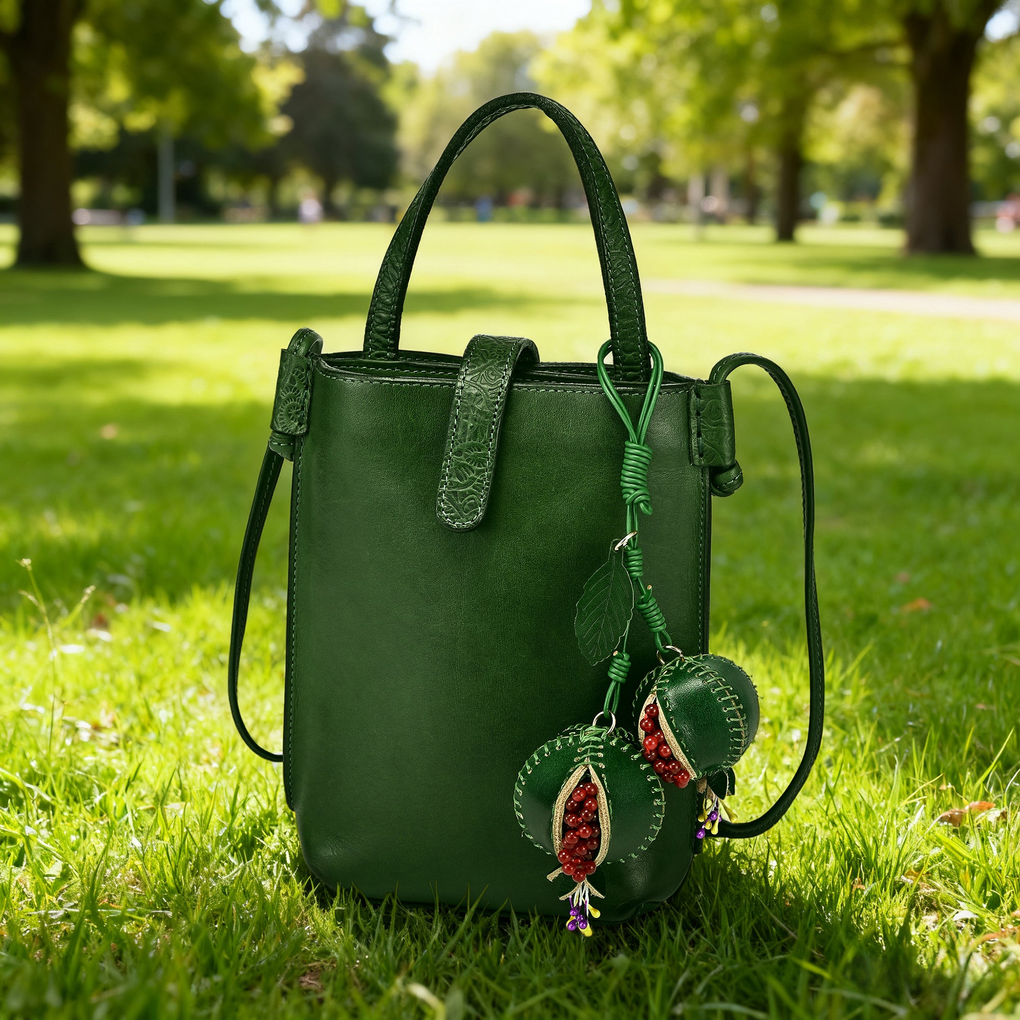 Pom Charm – Old Trend